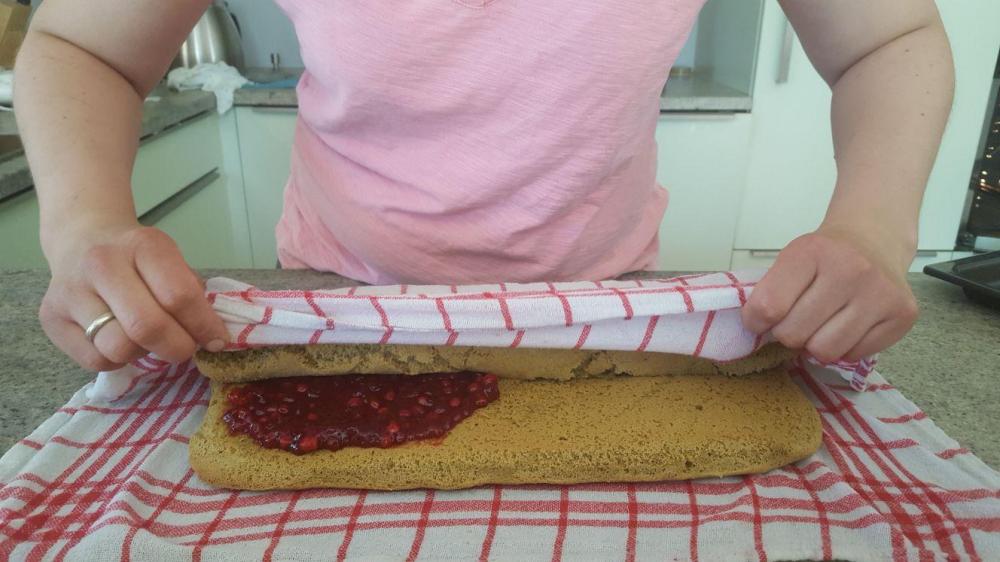 Buckwheat- biscuit roll with cranberry filling – Ring's health kitchen